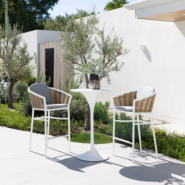 Artemis & Verona Bar Setting – The Springs Garden World
